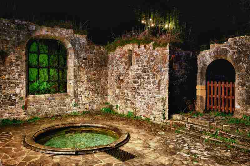 La légende d'Orval : Mathilde, la truite et la fontaine | Florenville